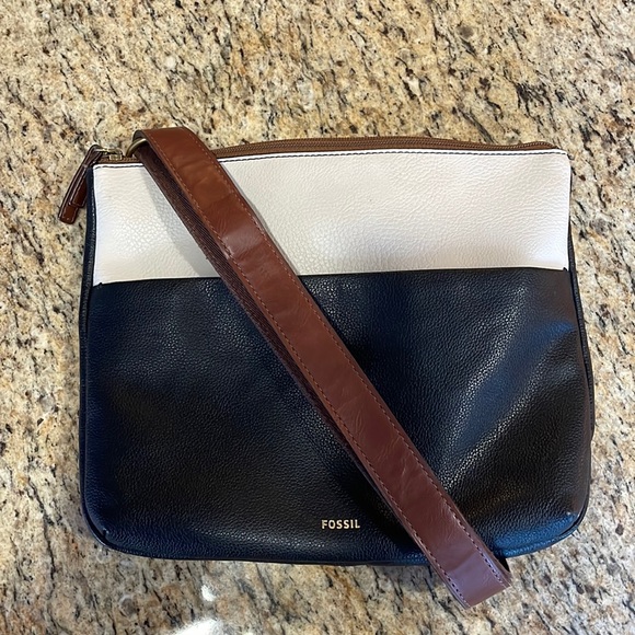 Fossil | Bags | Fossil Twotoned Crossbody Bag | Poshmark